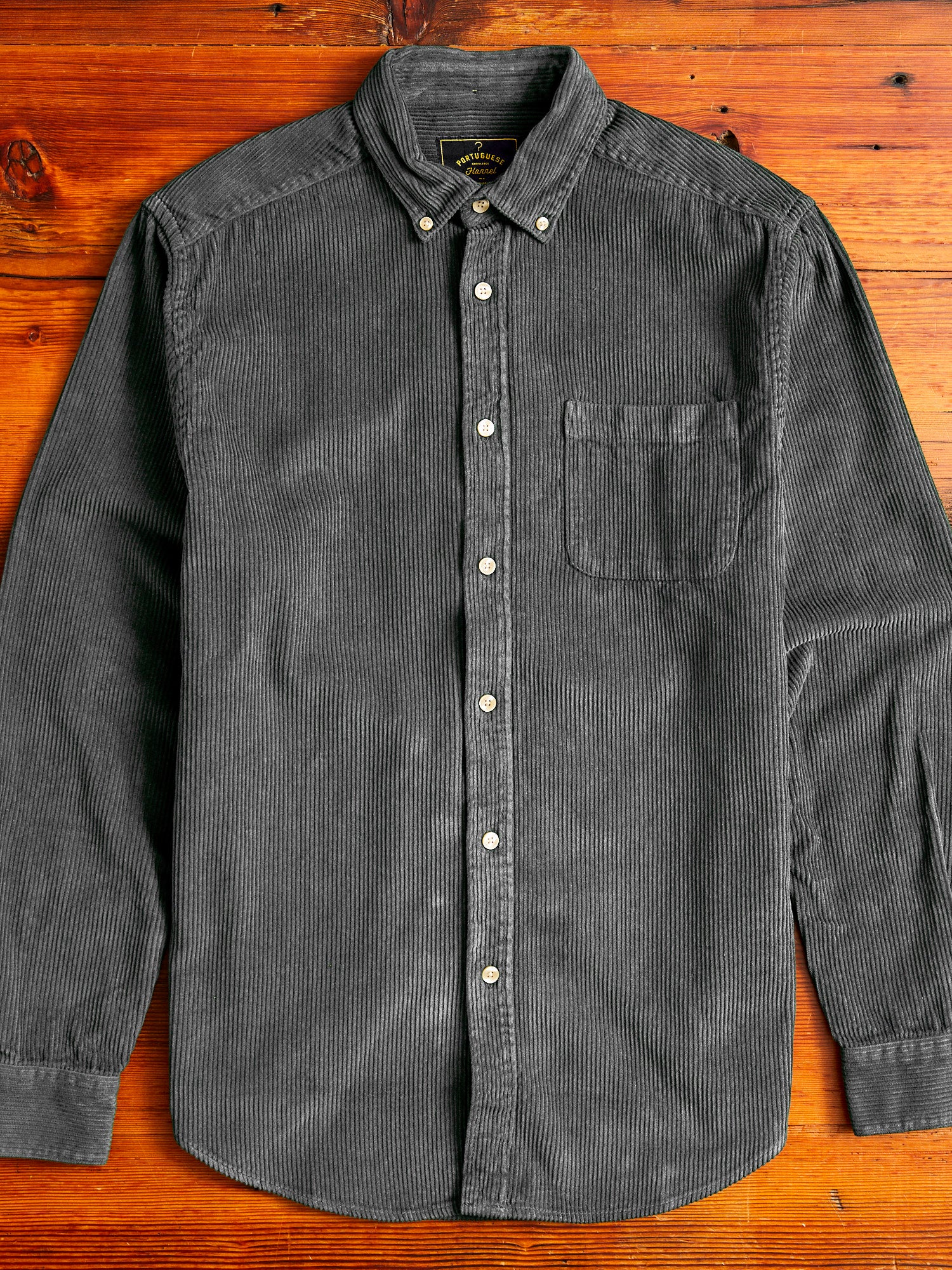 Lobo Button-Up Shirt in Anthracite – Blue Owl Workshop