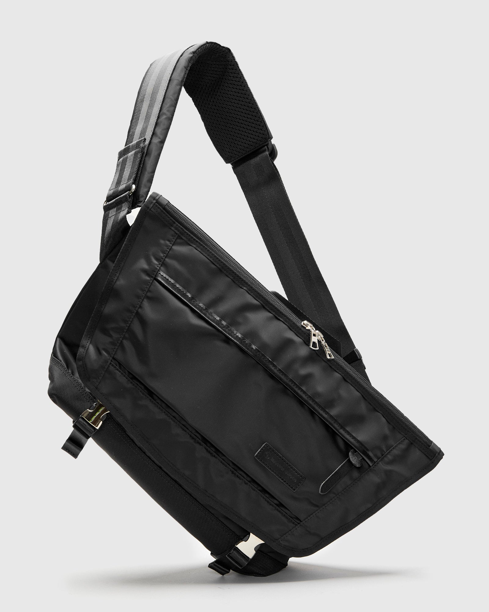 Lightning V2 Messenger Bag in Black – Blue Owl Workshop