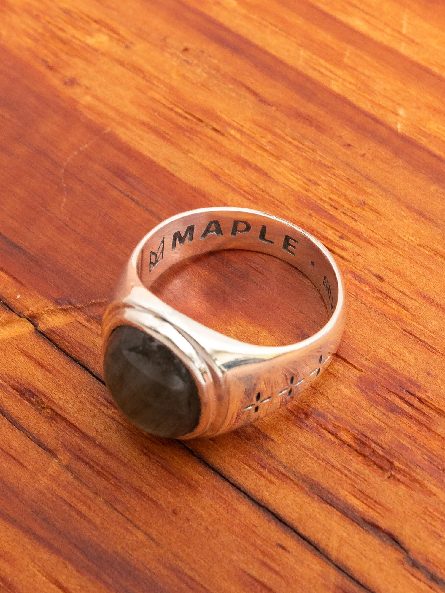 Tommy Signet Ring in Silver/Labradorite – Blue Owl Workshop